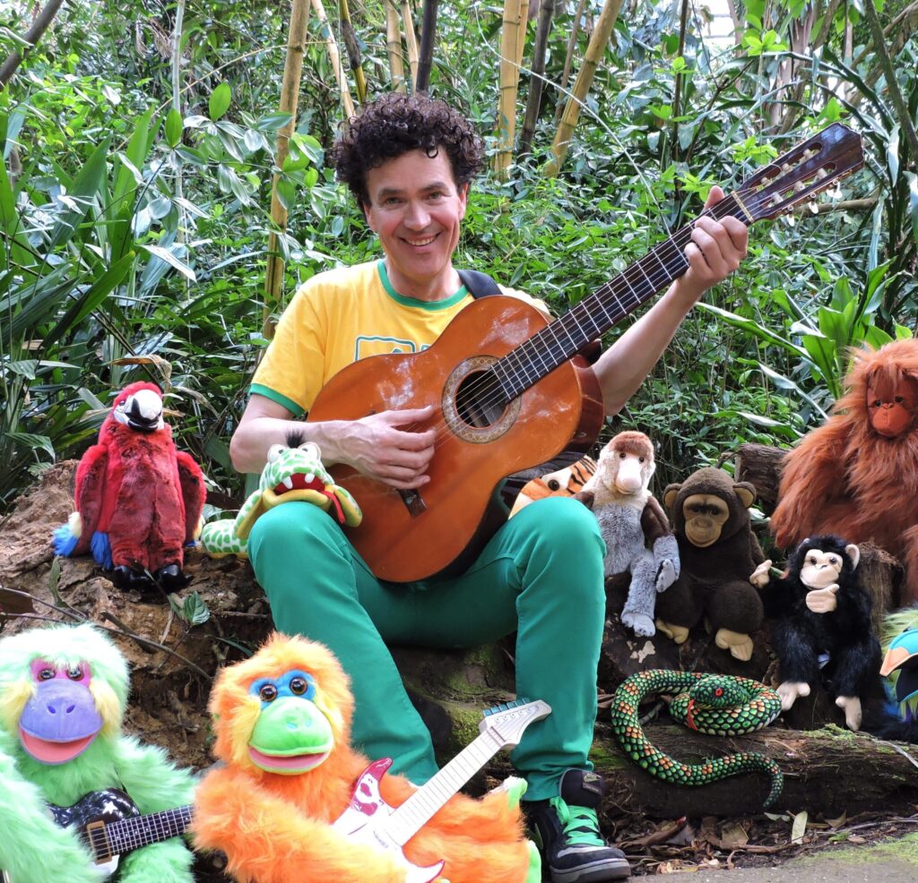 Kidshits Dirk Scheele, Maya en Clifford naar de Hof - WegdamNieuws